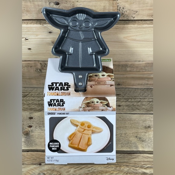 Star Wars / Disney | Kitchen | Star Wars Mandalorian Grogu Pancake Set ...